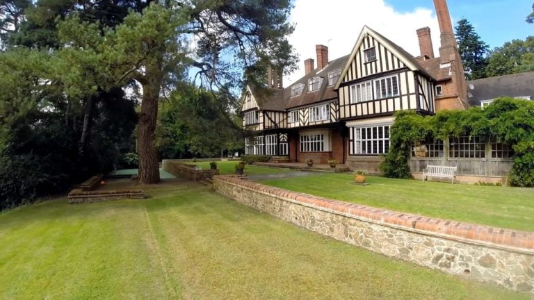 Hurtwood House –Edles Internat für Künstler und Schauspieler